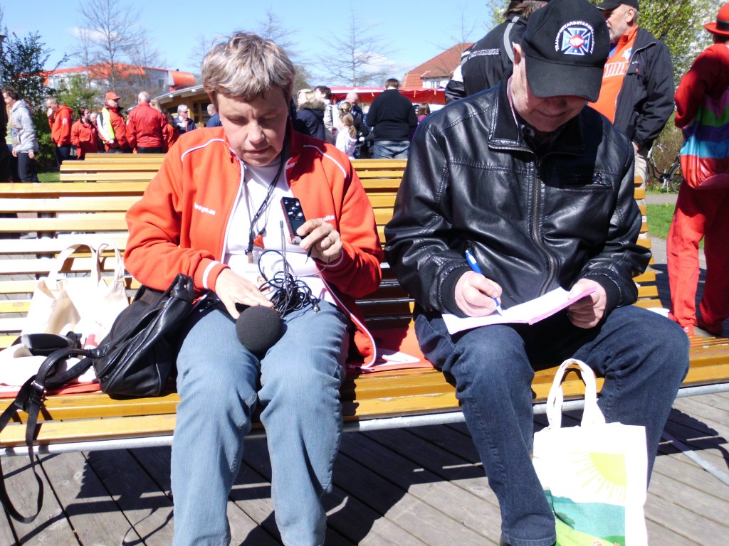 Roland Jansson (Skådespelare och Författare) Badhusparken Vara 1 maj 2014